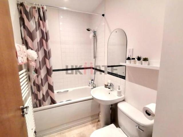 2 bedroom flat for rent in Gerry Raffles Square, E15