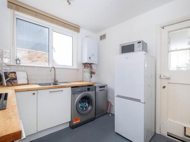 2 bedroom flat for rent in Gilbert Road Wimbledon SW19