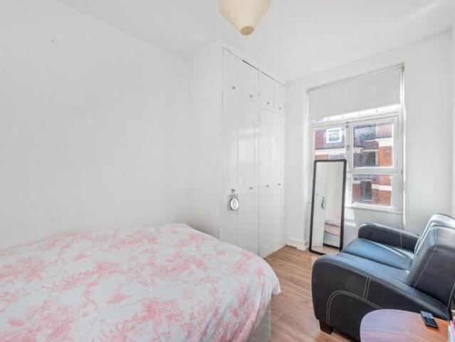 2 bedroom flat for rent in Gilbert Street, Mayfair, London, W1K