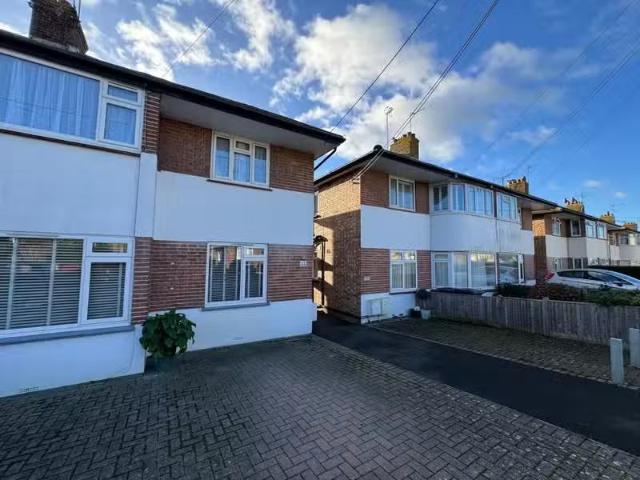 2 bedroom flat for rent in Gilda Crescent, POLEGATE, BN26