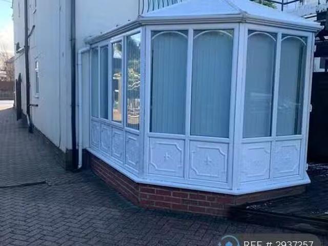 2 bedroom flat for rent in Gomersal, Cleckheaton, BD19