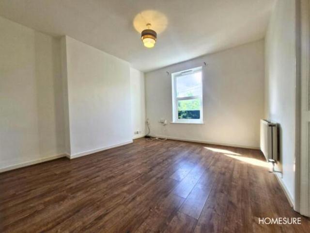 2 bedroom flat for rent in Gordon Road, Liverpool, L21