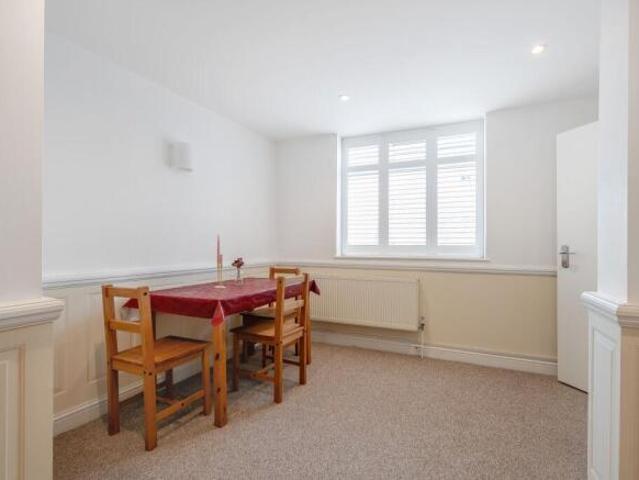 2 bedroom flat for rent in Gorringe Park Avenue, Mitcham, CR4