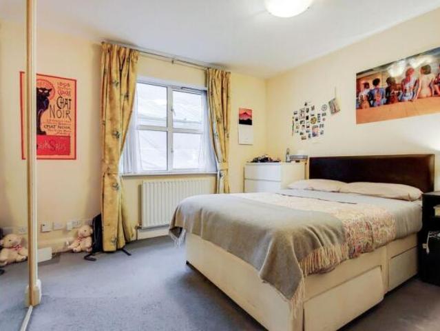 2 bedroom flat for rent in Goswell Road, Clerkenwell, London, EC1V