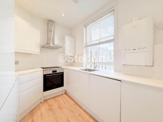 2 bedroom flat for rent in Gosfield Street, London, W1, W1W