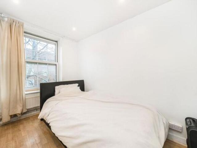 2 bedroom flat for rent in Gosling Way, Stockwell, SW9