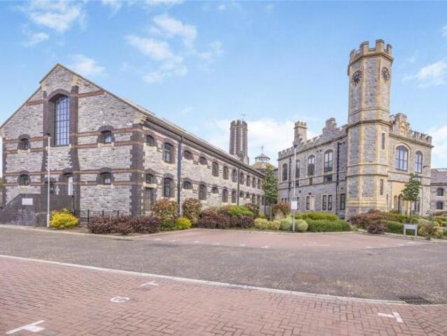 2 bedroom flat for rent in Governors Walk, Portsmouth, Hampshire, PO3