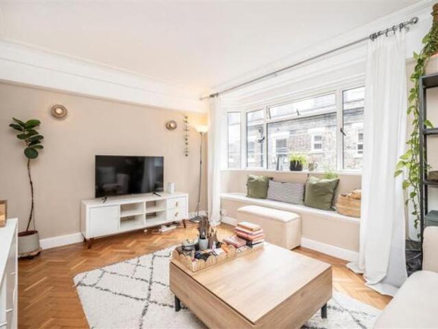 2 bedroom flat for rent in Gower Mews, Fitzrovia & Covent Garden, WC1E