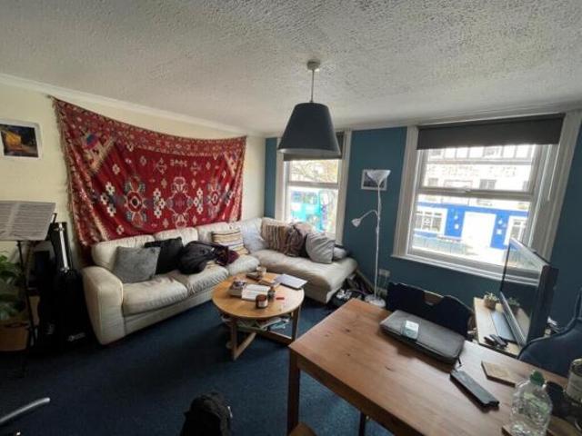 2 bedroom flat for rent in Gloucester Road, Bishopston, BS7