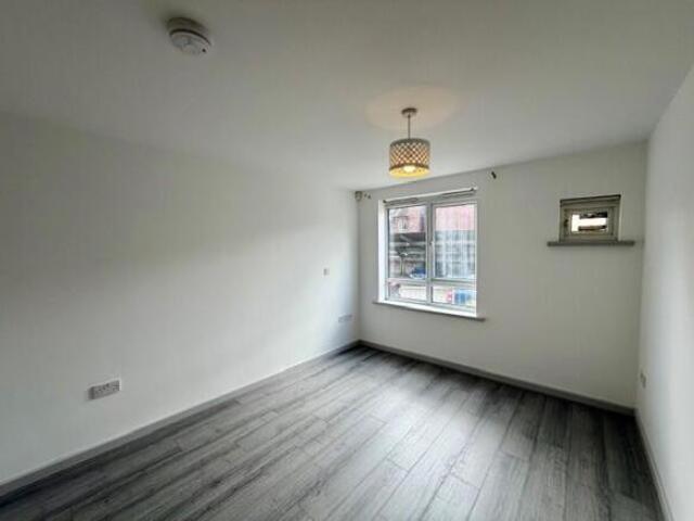 2 bedroom flat for rent in Gloucester Square, Southampton, SO14
