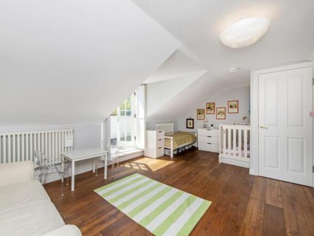 2 bedroom flat for rent in Gloucester Terrace, Bayswater, London, W2