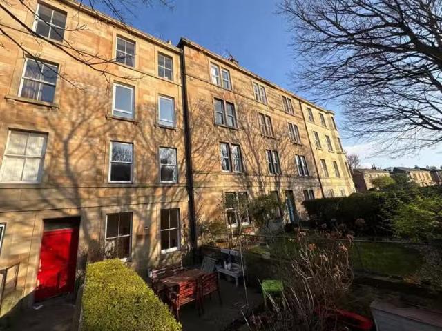 2 bedroom flat for rent in Gladstone Terrace, Flat 2, Edinburg.
