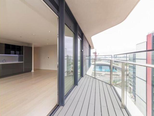 2 bedroom flat for rent in Glasshouse Gardens, Stratford, E20