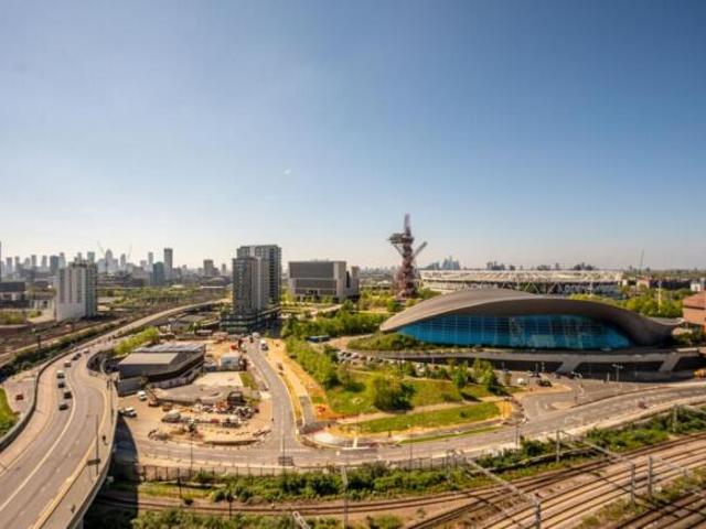 2 bedroom flat for rent in Glasshouse Gardens, Stratford, London, E20