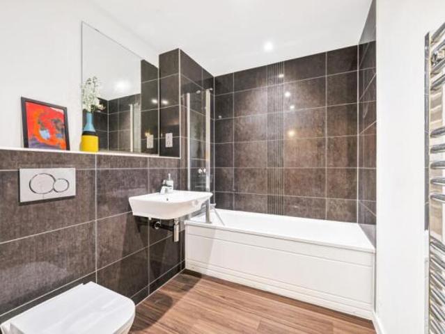 2 bedroom flat for rent in Glebe Way West Wickham BR4