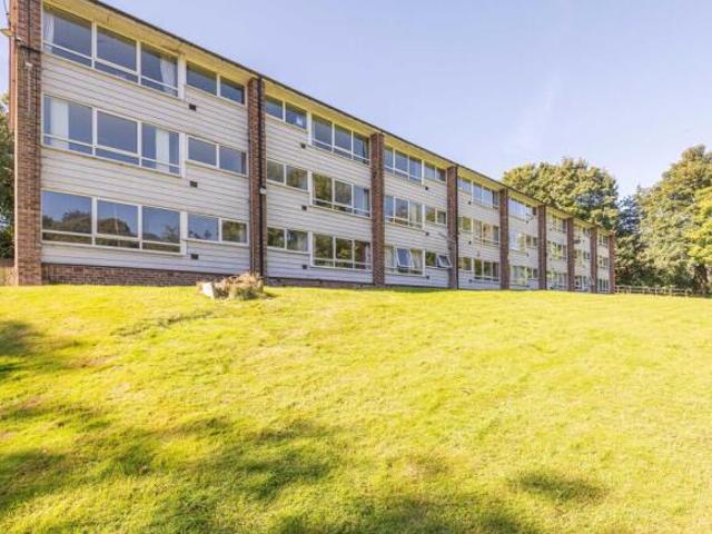 2 bedroom flat for rent in Gledhow Court, Chapel Allerton, Leeds, LS7
