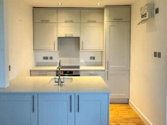 2 bedroom flat for rent in Gledstanes Road, Barons Court, London, W14