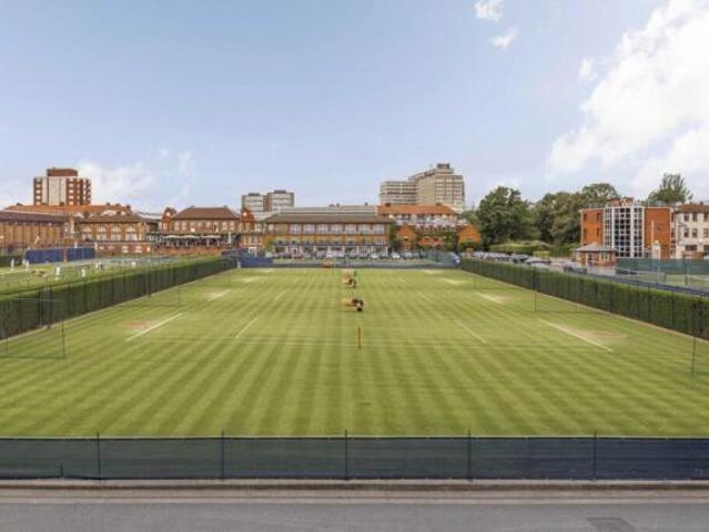 2 bedroom flat for rent in Gledstanes Road, Barons Court, W14
