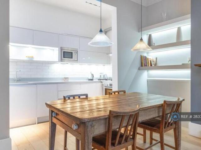 2 bedroom flat for rent in Glenmore Road, London, NW3