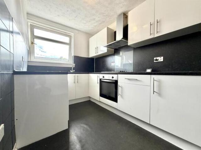 2 bedroom flat for rent in Glenraith Square, Glasgow, G33