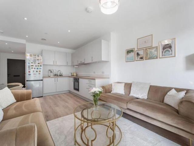 2 bedroom flat for rent in Glenthorne Road, London, W6