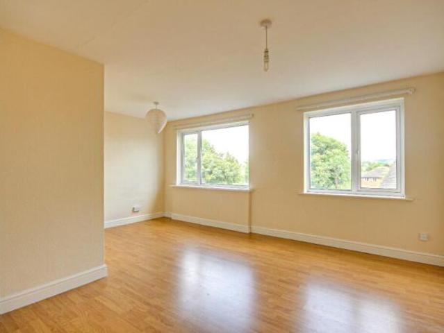 2 bedroom flat for rent in Glenville Parade, Hucclecote, Gloucester, GL3