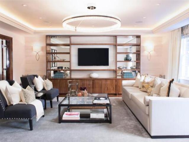 2 bedroom flat for rent in Grosvenor Hill, London, W1K
