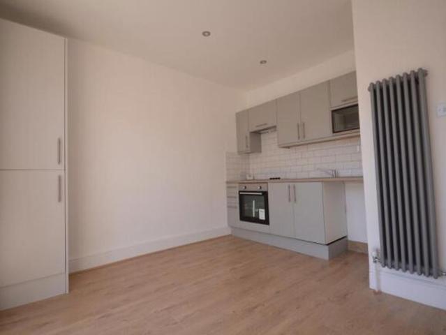 2 bedroom flat for rent in Grosvenor Place, Margate, CT9 1UY, CT9