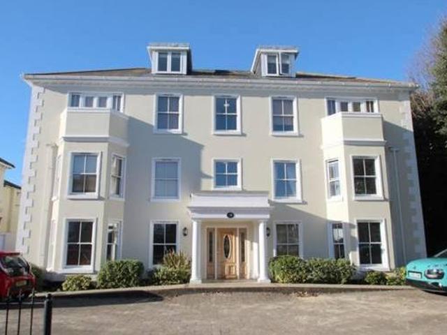 2 bedroom flat for rent in Gratwicke Road Worthing BN11