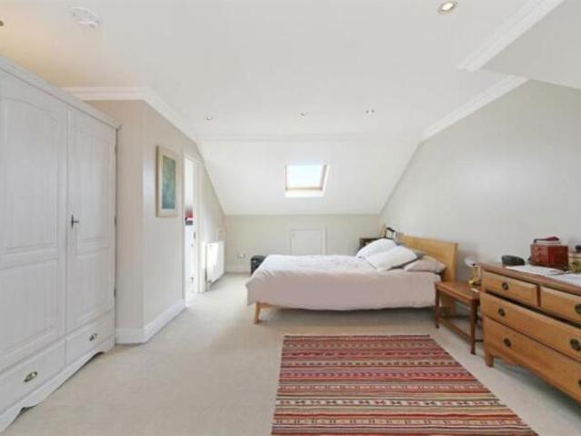 2 bedroom flat for rent in Gratton Road, Brook Green, W14