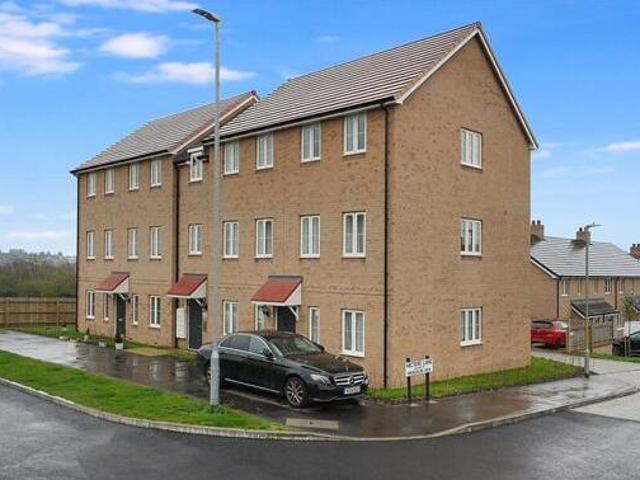 2 Bedroom Flat For Rent In Gravesend, Kent