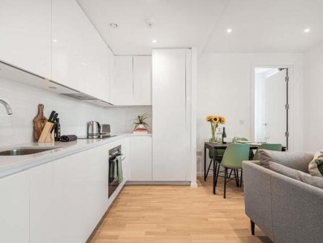 2 bedroom flat for rent in Gravity Co Reading Town Centre, 59 Queens Road, Reading, Berkshire, RG1