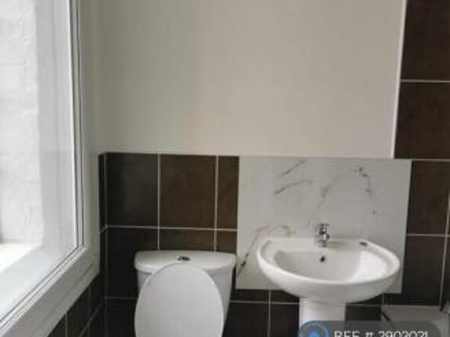 2 bedroom flat for rent in Gray St, Northampton, NN1