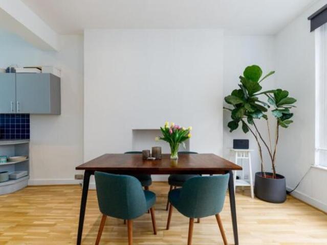 2 bedroom flat for rent in Gray's Inn Road, London, WC1X