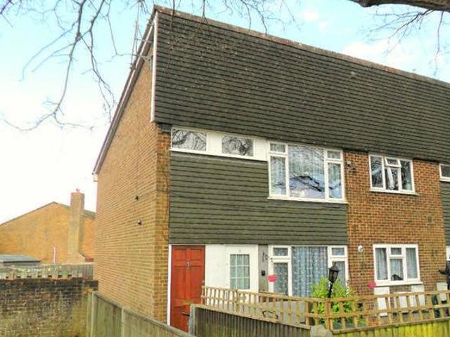 2 bedroom flat for rent in Grayshott Road GU35