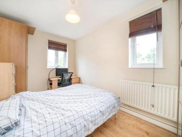 2 bedroom flat for rent in Grace Place, Bow, E3