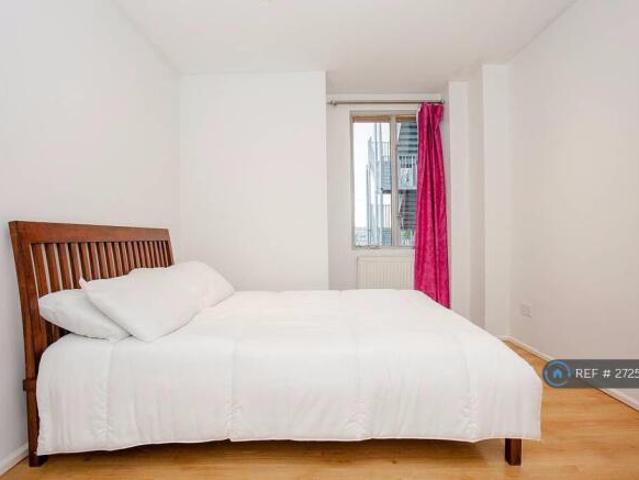 2 bedroom flat for rent in Grafton Road, London, NW5