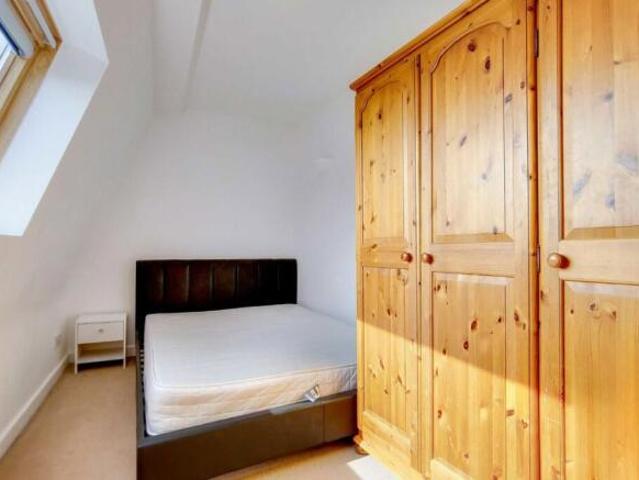 2 bedroom flat for rent in Grafton Yard, Kentish Town, NW5
