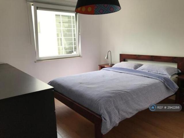 2 bedroom flat for rent in Graham Street, London, N1