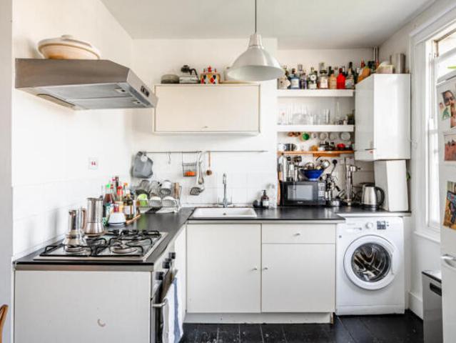 2 bedroom flat for rent in Graham Road, Hackney, E8
