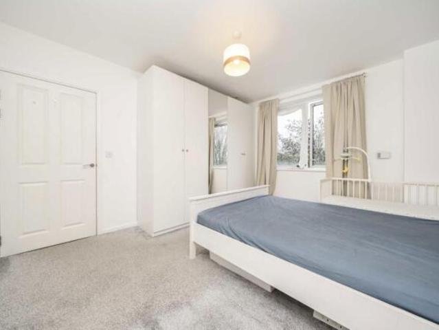 2 bedroom flat for rent in Grahame Park Way, London, NW9