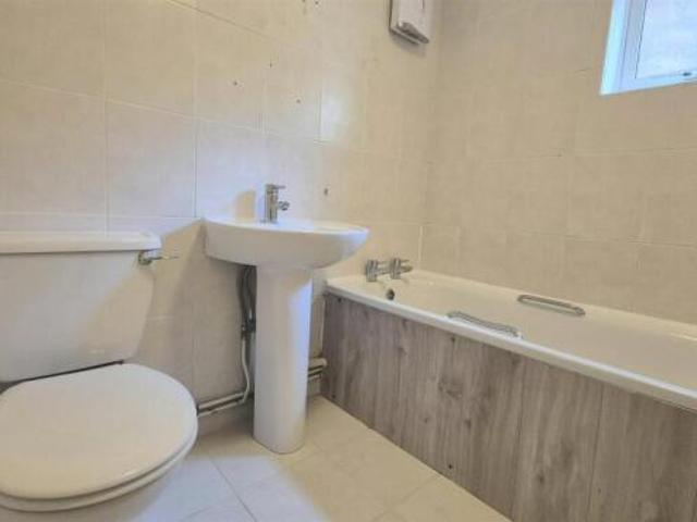 2 bedroom flat for rent in Granada Road, Southsea, PO4