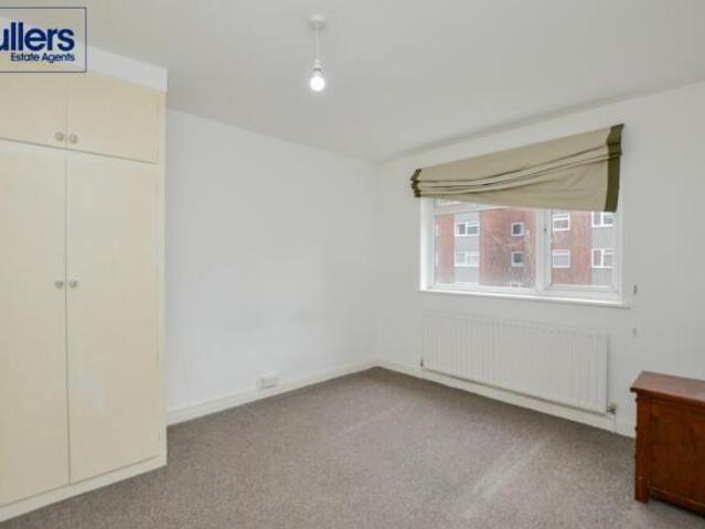 2 bedroom flat for rent in Grange Gardens, London, N14