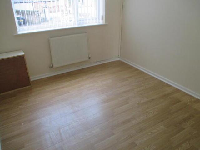 2 bedroom flat for rent in Grange Lane, L25