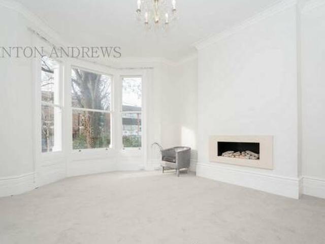 2 bedroom flat for rent in Grange Park London W5