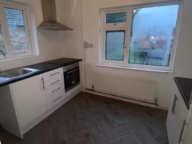 2 bedroom flat for rent in Grange Road, Campsall, DN6 9PA, DN6