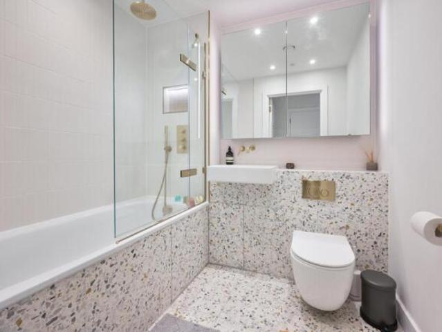 2 bedroom flat for rent in Grand Central Apartments, King's Cross, NW1