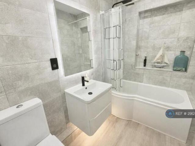 2 bedroom flat for rent in Grand Marine Court, Bournemouth, BH2