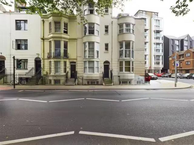 2 bedroom flat for rent in Grand Parade, Brighton, BN2