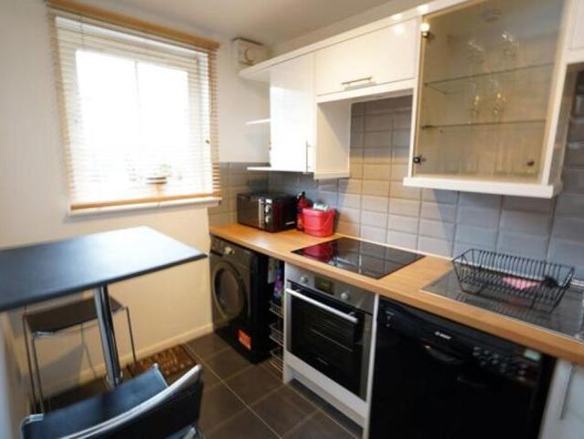 2 bedroom flat for rent in Grandfield, Trinity, Edinburgh, EH6